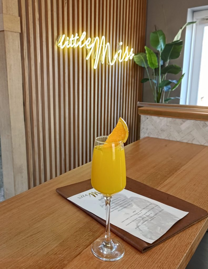Bottomless Mimosa Brunch – Miss Amelie